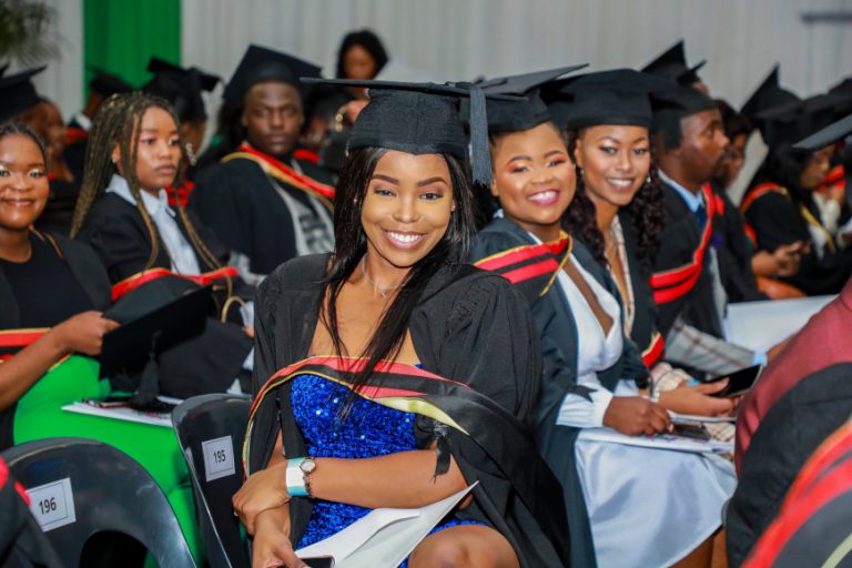 1132 STUDENTS FROM THE DURBAN UNIVERSITY OF TECHNOLOGY WILL GRADUATE AT ...