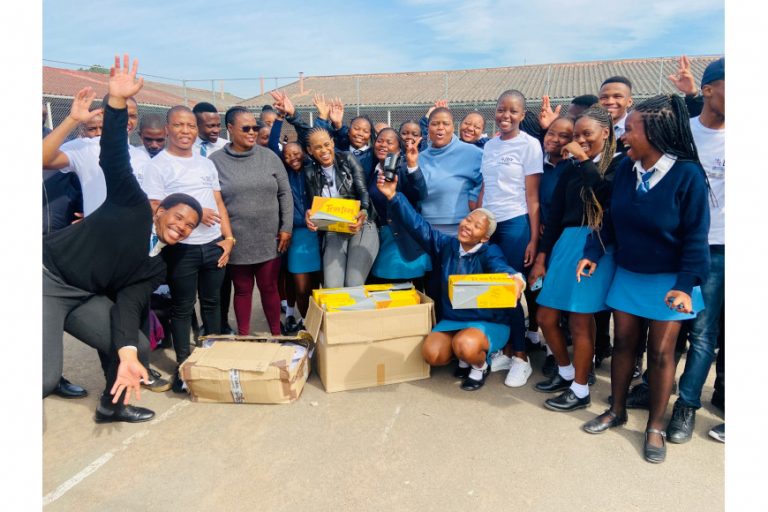 DUT SRC AND STUDENT RECRUITMENT CONTINUE TO GIVE A HELPING HAND TO ...