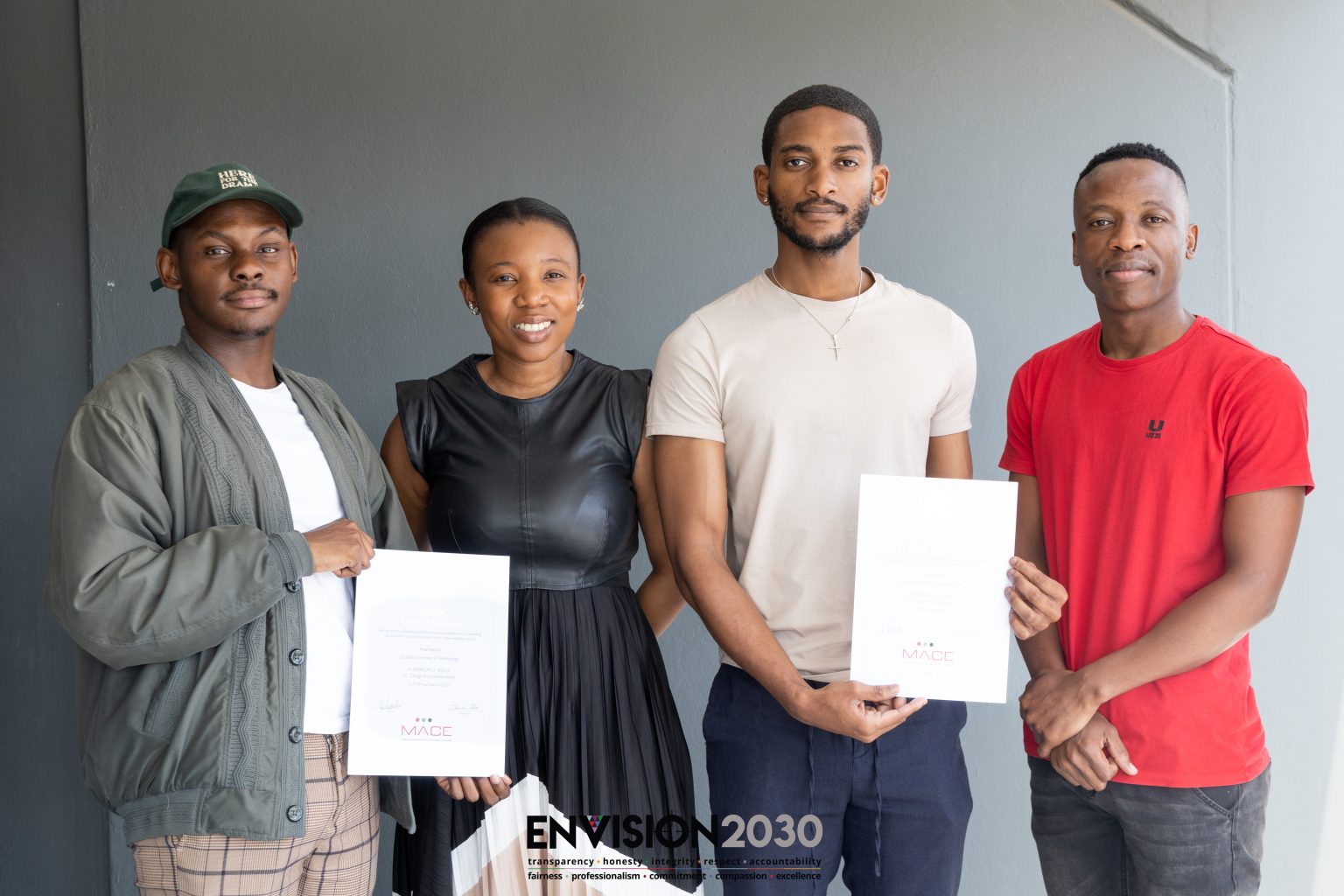 DUT WINS FOUR AWARDS IN RECOGNITION FOR OUTSTANDING PERFORMANCE AMONG ...
