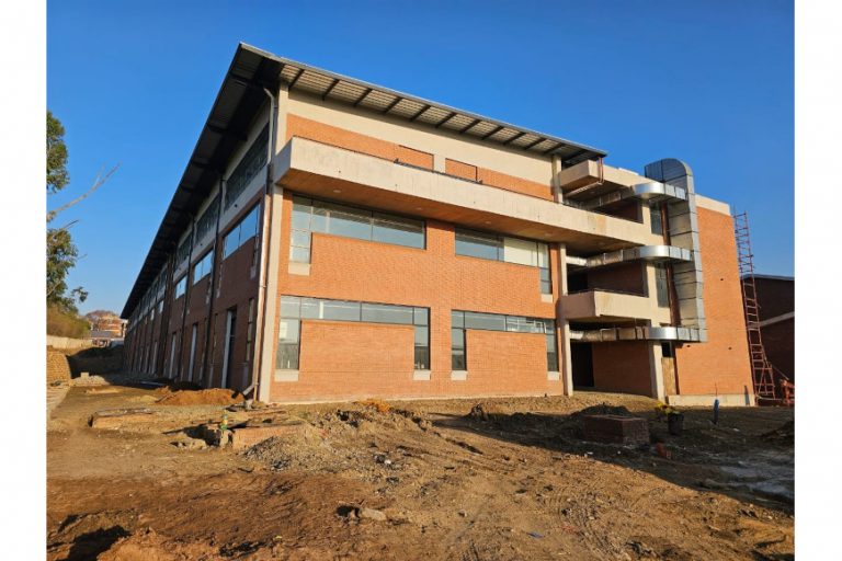 INFRASTRUCTURE AND DEVELOPMENT PROJECTS ON TRACK AT DUT